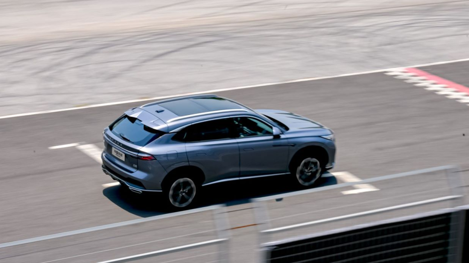 路咖汽车网-12.49万元起 ，全新第三代荣威RX5/超混eRX5正式开启预售