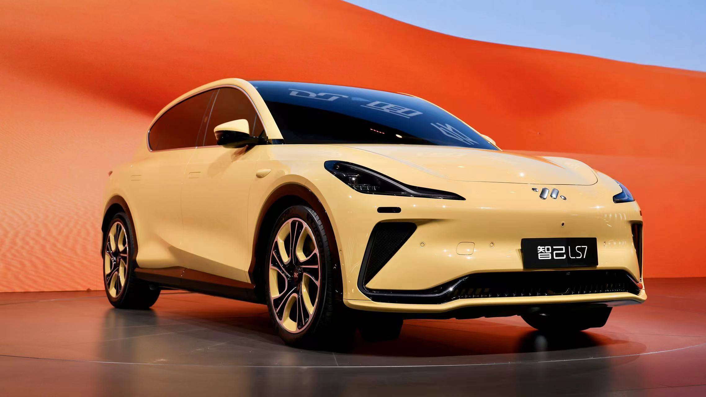 路咖汽车网-中大型豪华SUV，智己LS7开启全国预售，价格区间35万元-50万元