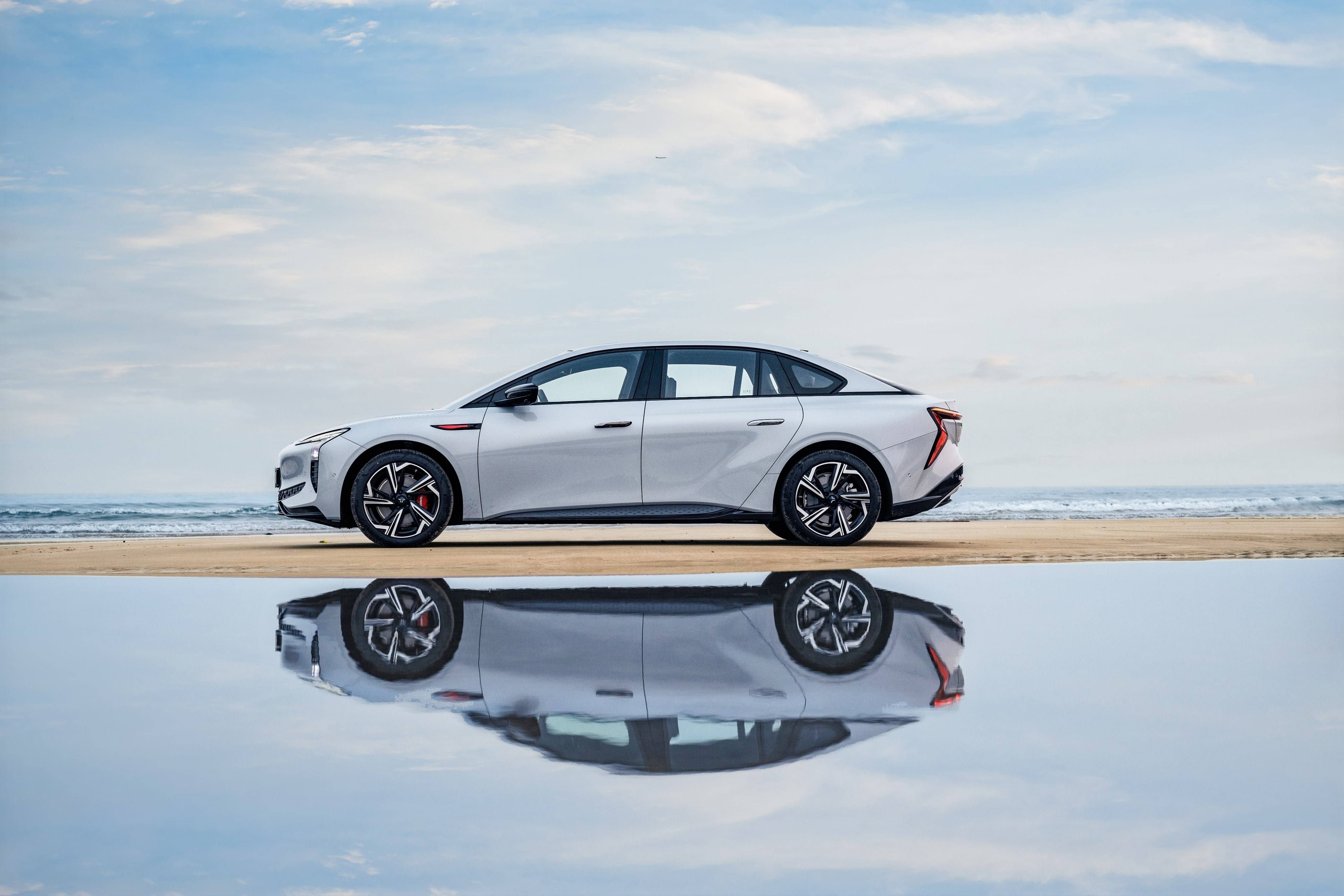 路咖汽车网-22.98万起售，红旗EH7正式上市，放眼年轻人市场